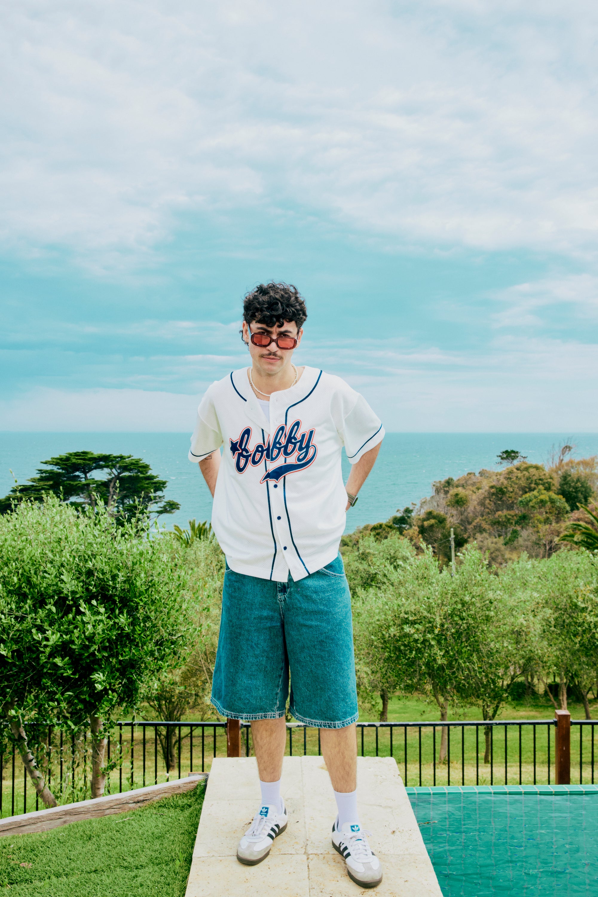 MERCH – bobby